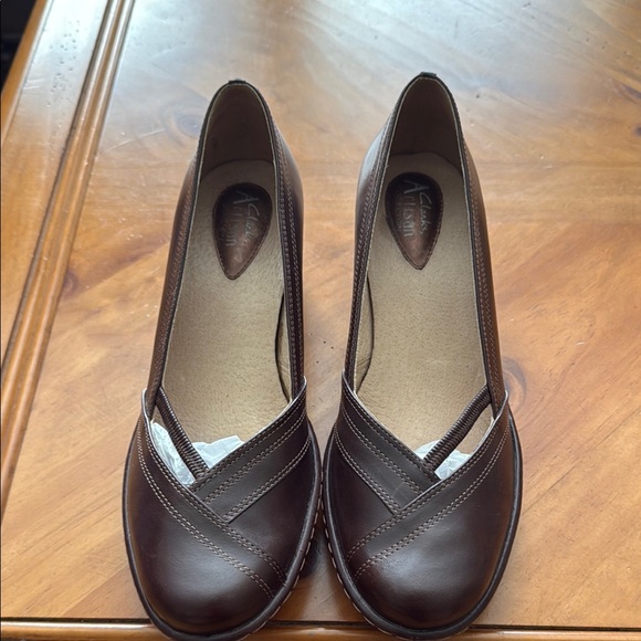 Clarks | Shoes | Clarks Artisan Collection Brown Leather Pumps With ...